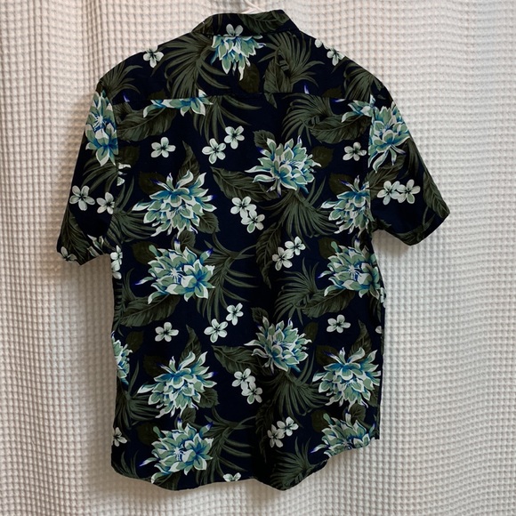 Denim & Flower | Shirts | Denim Flower Ricky Singh Floral Button Down ...